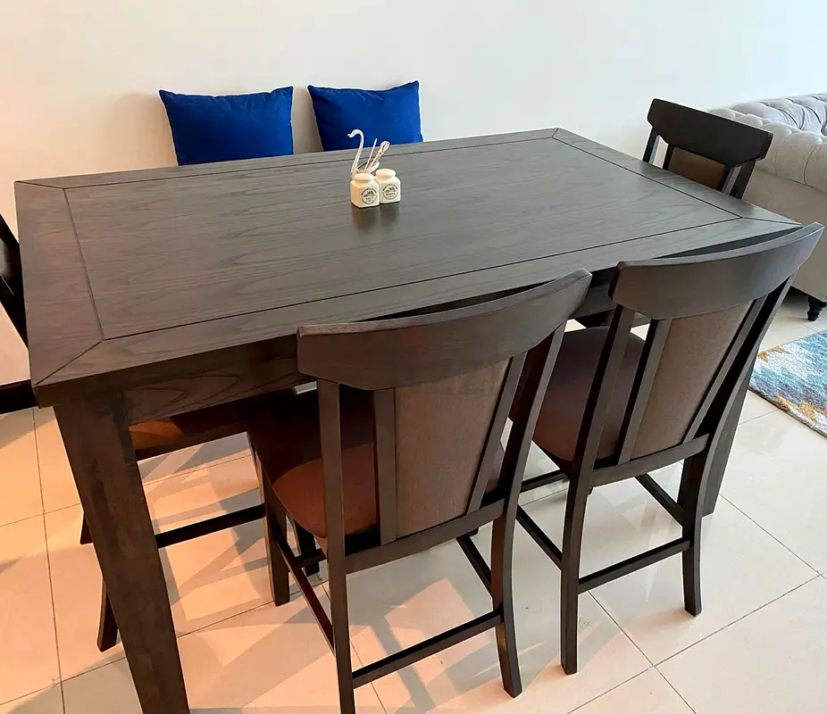 6 seater xtra large Dining Table | dubizzle